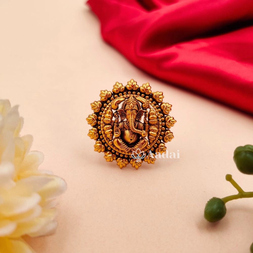 Vinayagar Finger Ring – Aadai Alangaram